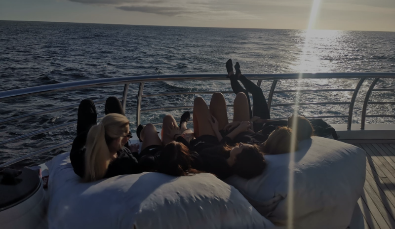 Superyacht Stewardess Starter Kit - Yacht Crew Recruitment & Training Superyacht Stewardess Starter Kit - Yacht Crew Recruitment & Training